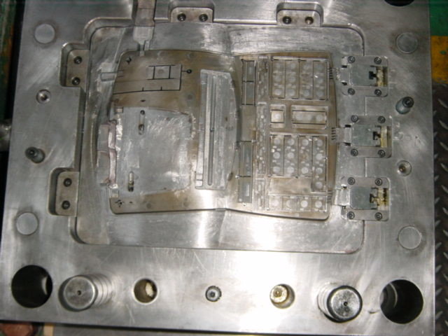 Single Multi Cavity Auto Parts Mould Plastic Car Parts LKM C50 Standard