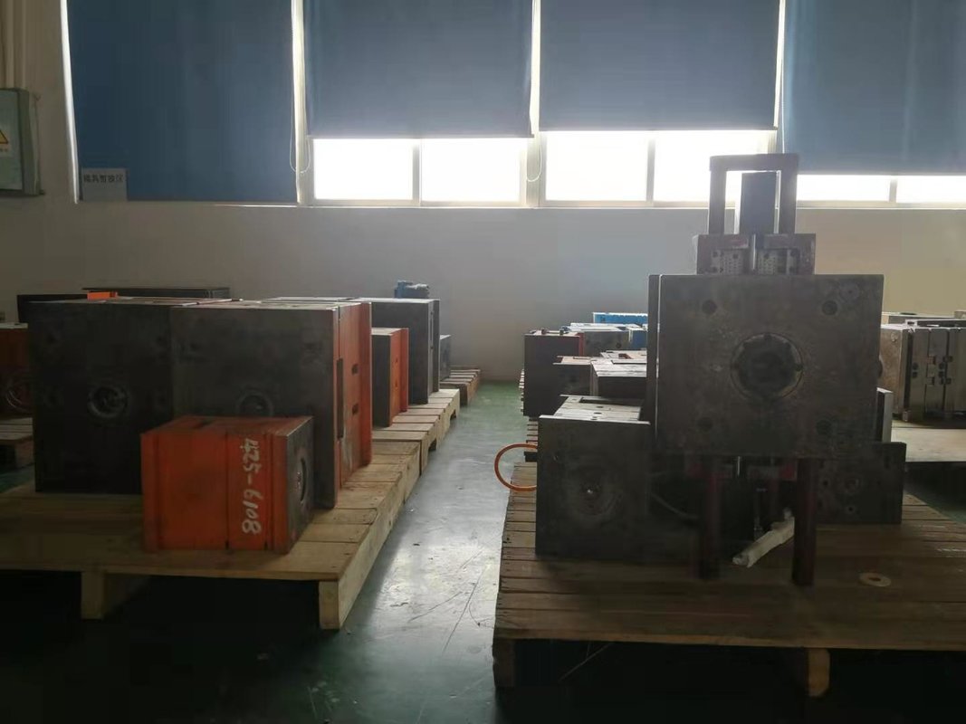 Multi Cavity High Precision Mold  , Plastic Injection Molding Custom DME HASCO FUTABA